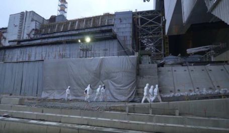 Chernobyl's Gigantic Radiation Shield - Timelapse - WordlessTech