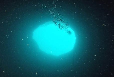 Scientists Gearing Up To Explore Mysterious Blue Holes - WordlessTech