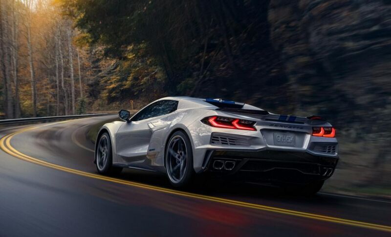Corvette E-Ray Electric Supercar - WordlessTech