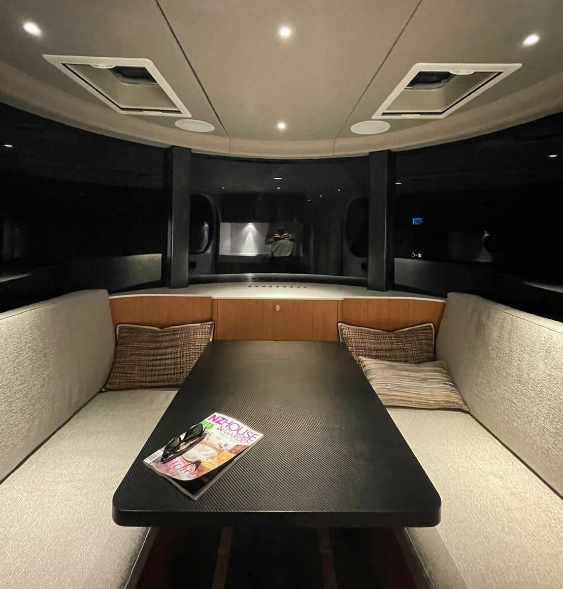 Romotow Trailer Swivels To Expand - WordlessTech