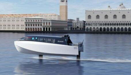 Escape Hydrofoil Water Taxi - WordlessTech