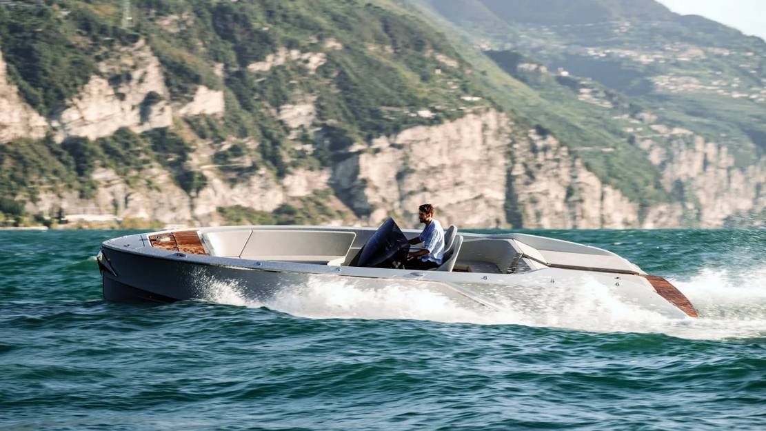 Frauscher X Porsche EFantom Electric Speedboat - WordlessTech