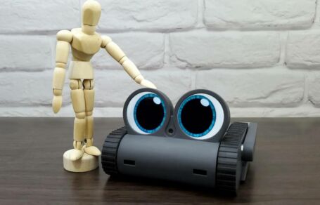 Doly Mini Companion Robot - WordlessTech