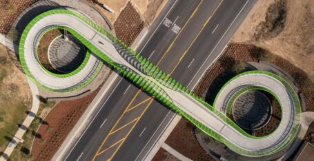 Wonder Pedestrian Bridge - WordlessTech
