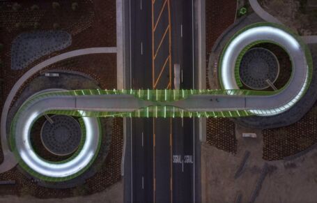 Wonder Pedestrian Bridge - WordlessTech