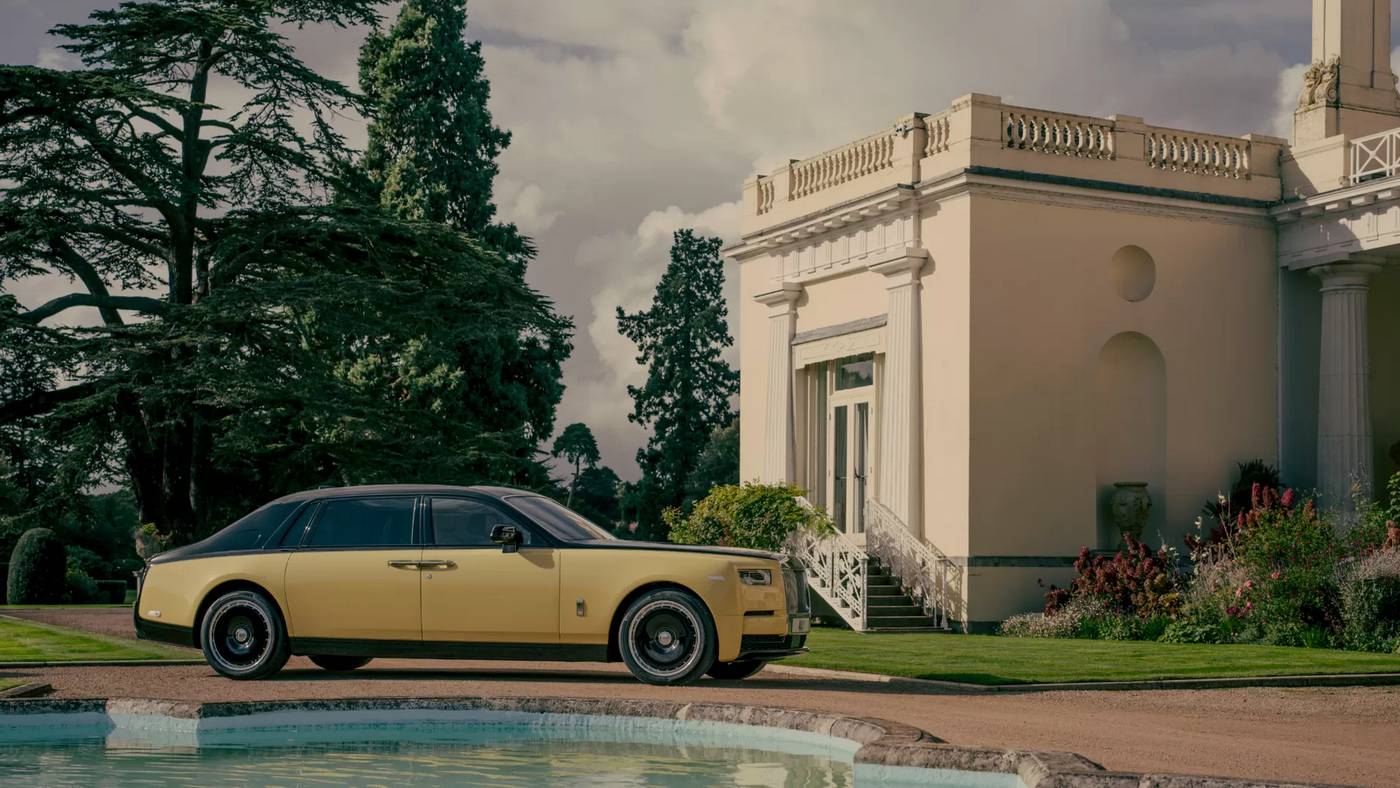 Rolls-Royce Phantom Goldfinger - WordlessTech