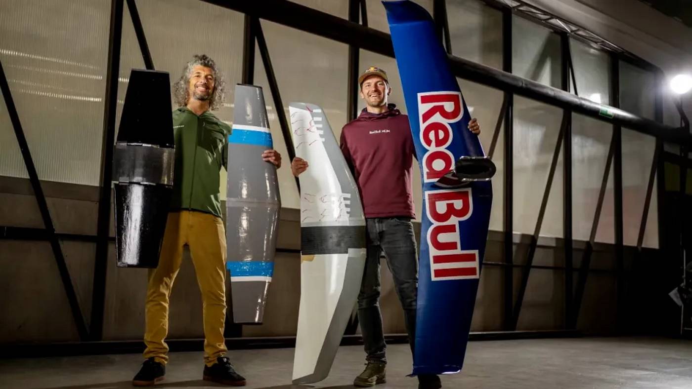 World’s First Wingsuit With A Foil Flight - WordlessTech