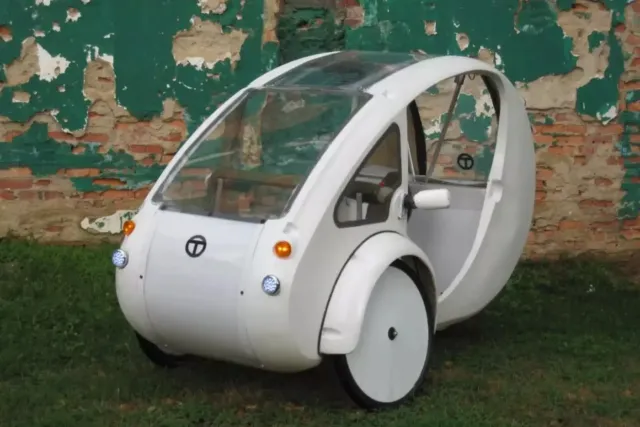 The ELF 3.0 Pedal-and-Solar-Powered Vehicle - WordlessTech